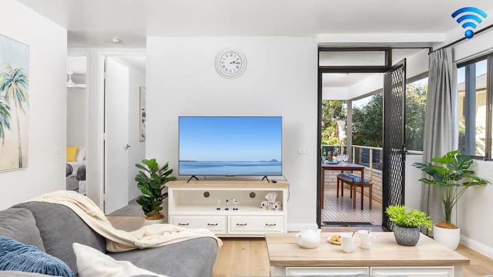 Bangalee 2 At Sunrise - Waterfront Apartment - Soldiers Point