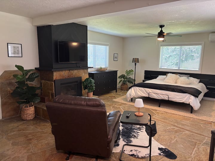 Tranquil Canyon Studio Minutes From City & Slopes - Ogden, UT