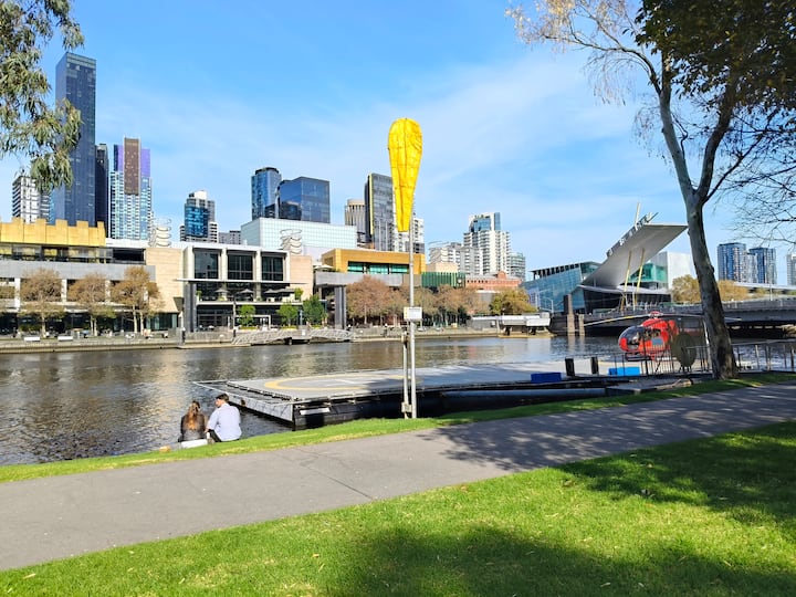Spacious Urban Retreat Next To Yarra River - Brunswick