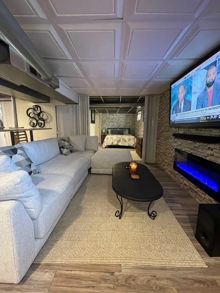 College-town /Ccsu - Safe & Quiet - New Britain, CT