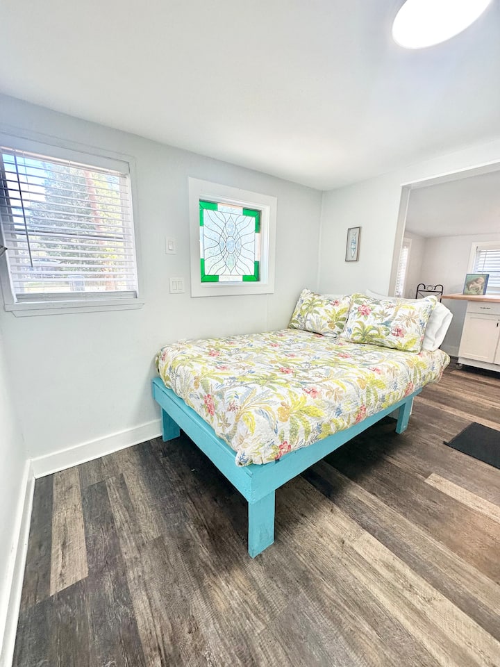 The Mermaid Studio Weeki Wachee - Weeki Wachee, FL