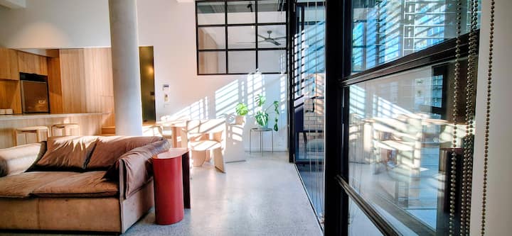 Light Filled Inner City Warehouse Stay - Australia