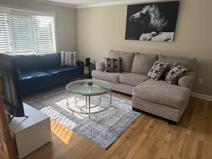 Cozy 3br 1 Bath Upstairs Apt - Port Jefferson, NY