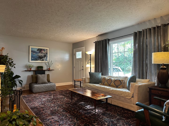 Best Location
Private Room•kitchen
Laundry•wifi - Springfield, MO