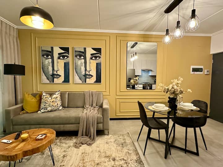 Chic Executive Apartment With Private Garden & Gym - Südafrika