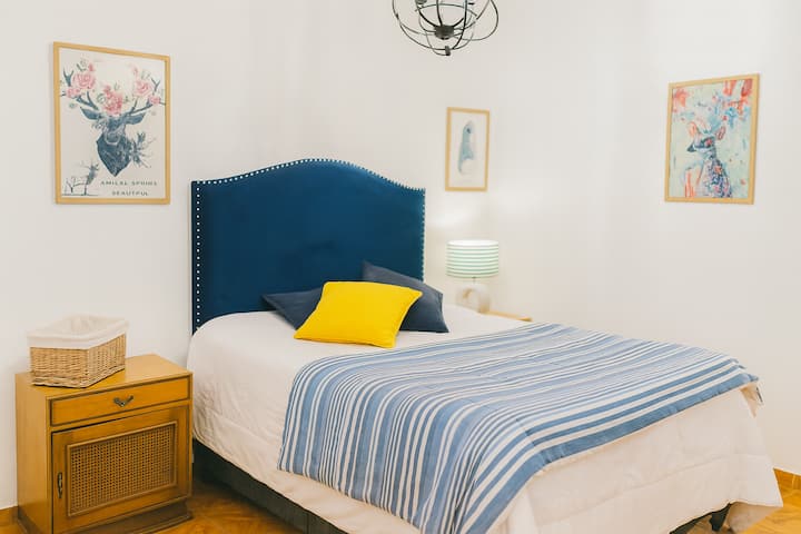 Refugio Del Sol · Cozy Private Room For 3 - Santa Eulalia