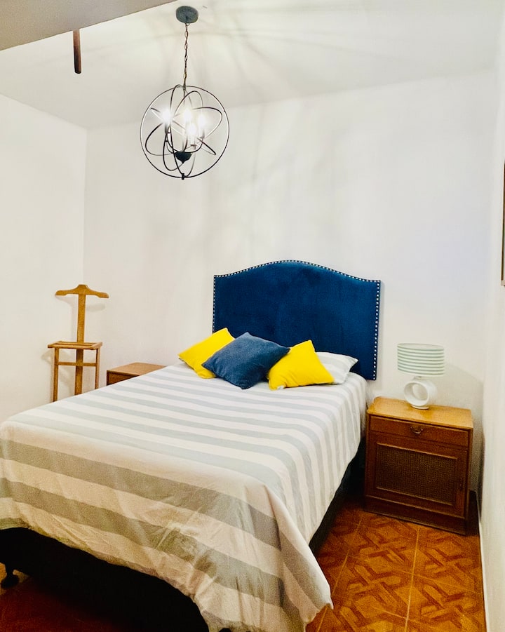 Refugio Del Sol - Habitación 1 + Baño Privado - Santa Eulalia