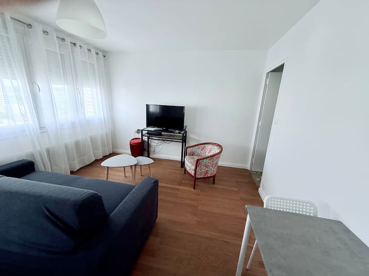 Appartement Lumineux + Parking/tram à 3 Min à Pied - Villeurbanne