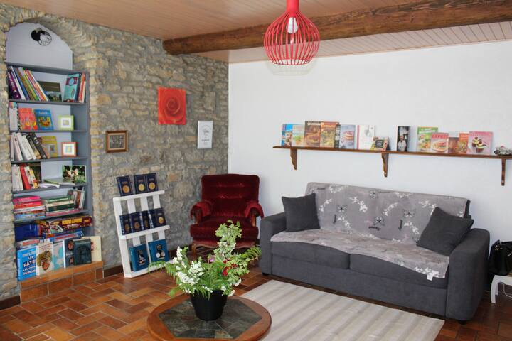 Le Charme Du Doubs En Groupe, Gite - Doubs