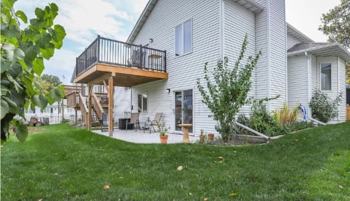 Quiet 1 Bedroom, Attached Garage - Fargo, ND