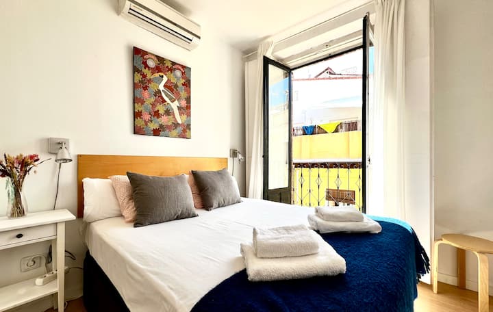 Calm At Barrio De Las Letras - Madrid