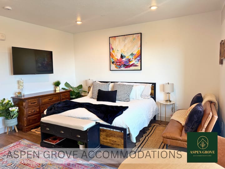 Budget Friendly Stay! King Bed + Garage Parking - University of Utah Hospital, Salt Lake City