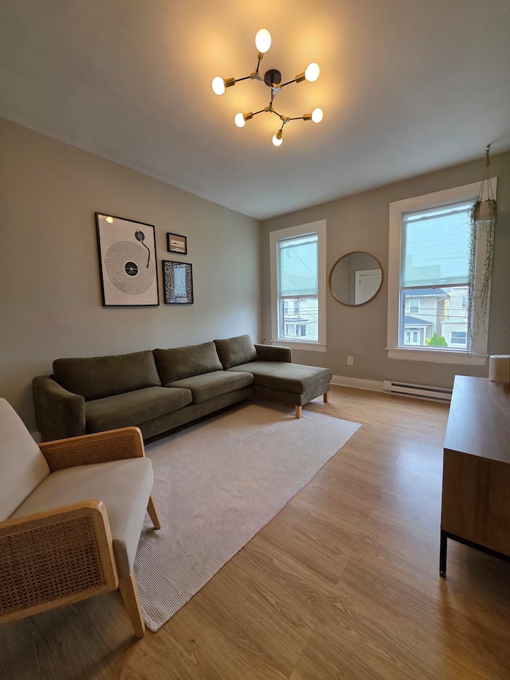 Sunny & Spacious Apt; Train To Nyc - Jersey City, NJ