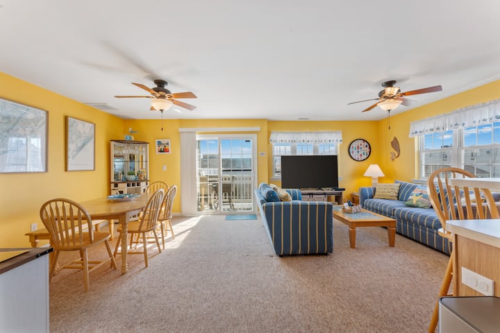 Ocean View Balcony 3bd | 2ba |Sleeps 9| 3x Parking - Wildwood, NJ