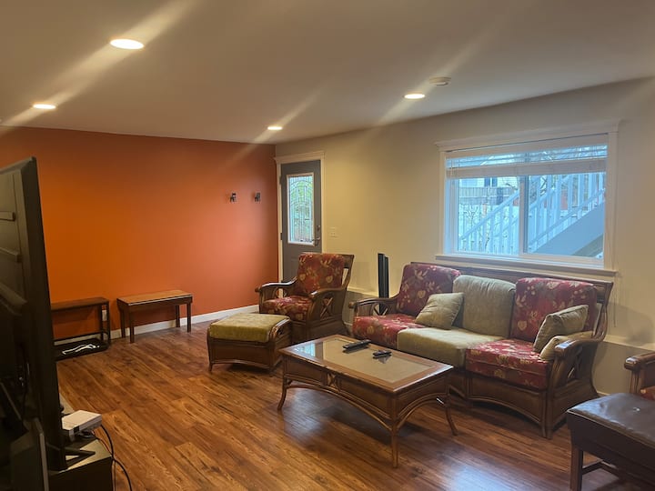 Cozy 2br Comox Stay | Near Marina & Beaches - Courtenay, BC, Canada