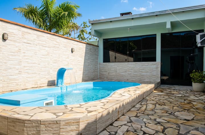 Casa Com Piscina E Ar-condicionado, 350m Da Praia. - Matinhos