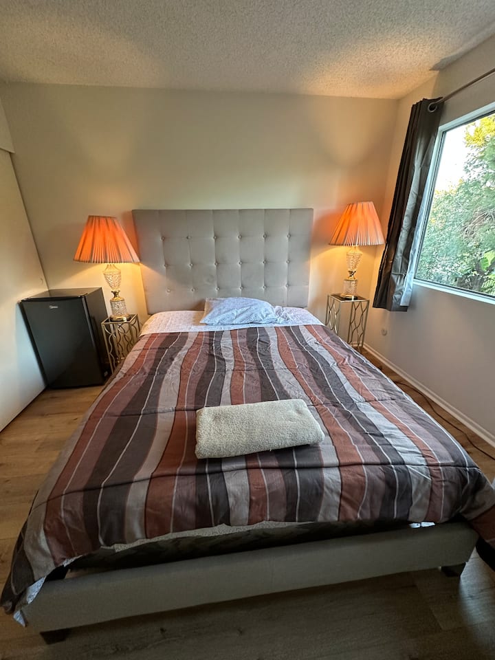 Safe & Peaceful Room In Irvine 8 - Irvine, CA