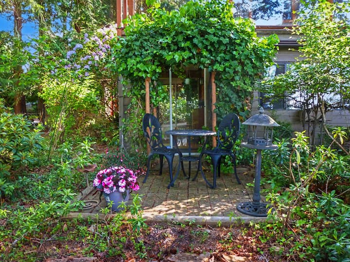 Tigh Na Cladach - Eagle's Nest Guest Suite - Nanaimo