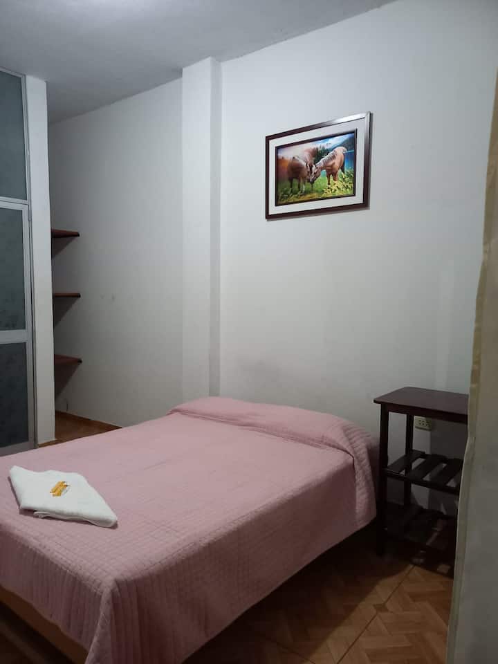 Cuarto Matrimonial Independiente - La Merced