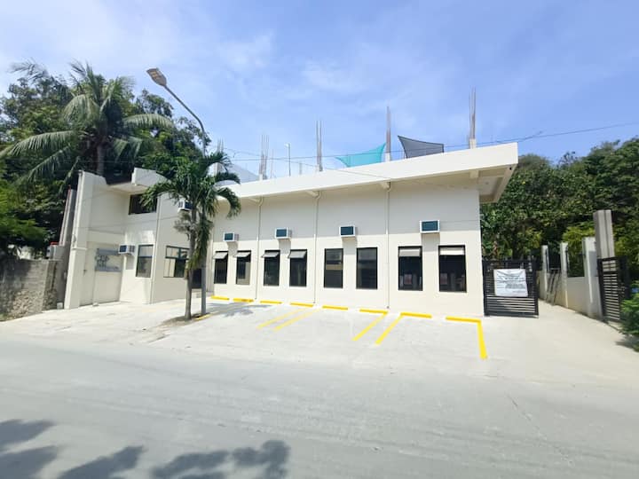 Hillside Inn Calatagan Casa 2
Near The Beach - Calatagan