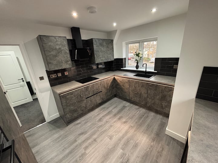 Stylish 2br Flat - Free Parking - Peterborough