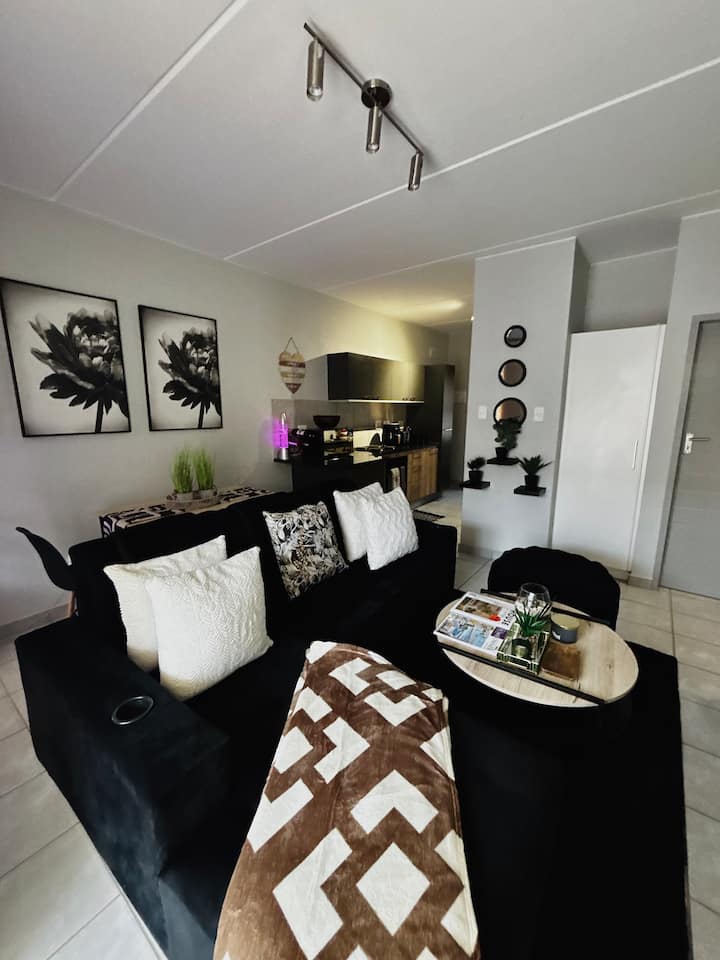 The Aura Luxe Apartment - Midrand
