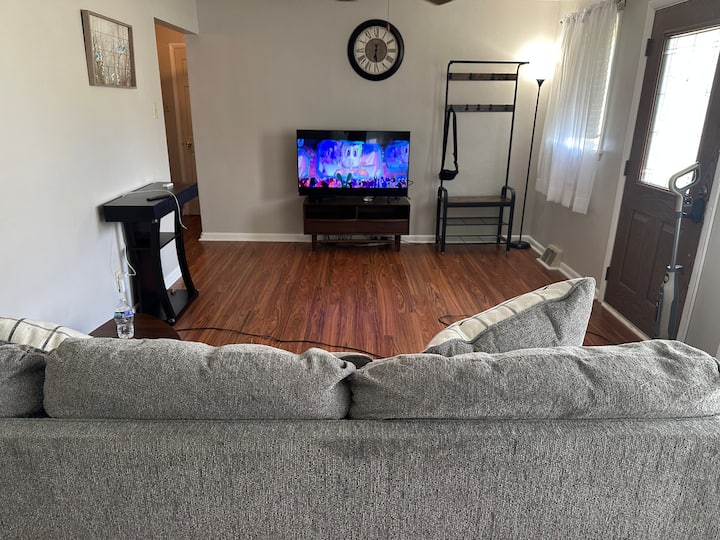 One Room Available Ballwin Mo - Kirkwood, MO