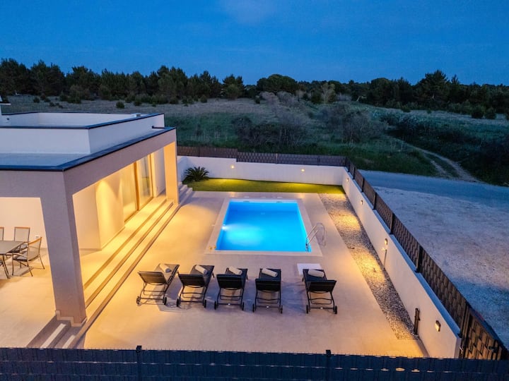 New! Holiday Home Nina With Pool - Ta Leut Agency - Croatie