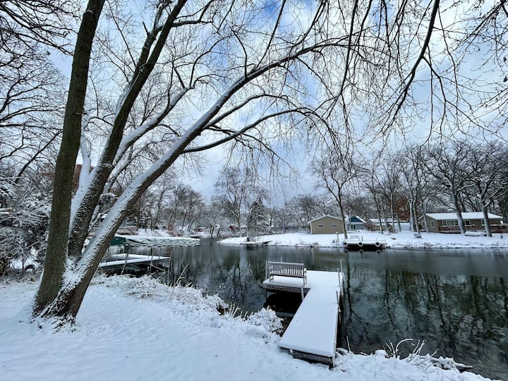 Briggs Lake Bungalow - Ice Fishing, Cozy Cabin - Minnesota