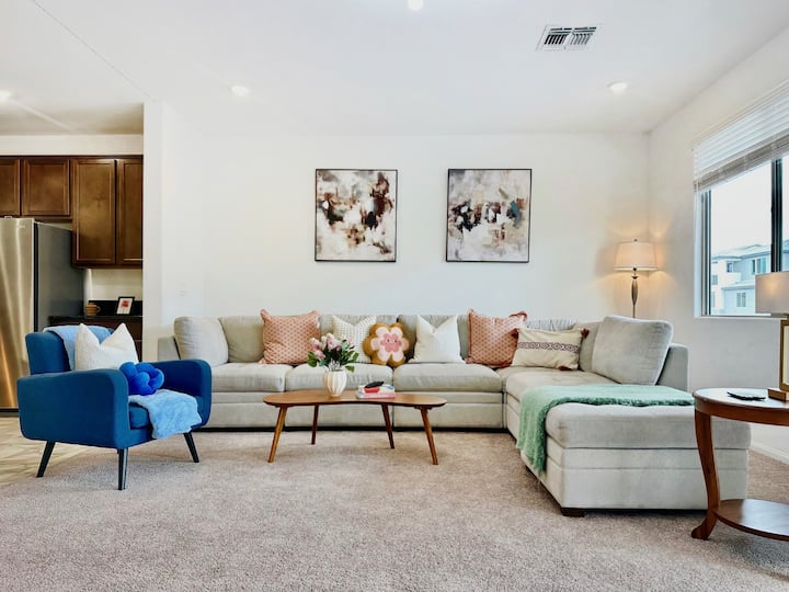 Beautiful Lux3000 Sqft Villa•near Strip•pool Table - Las Vegas, NV