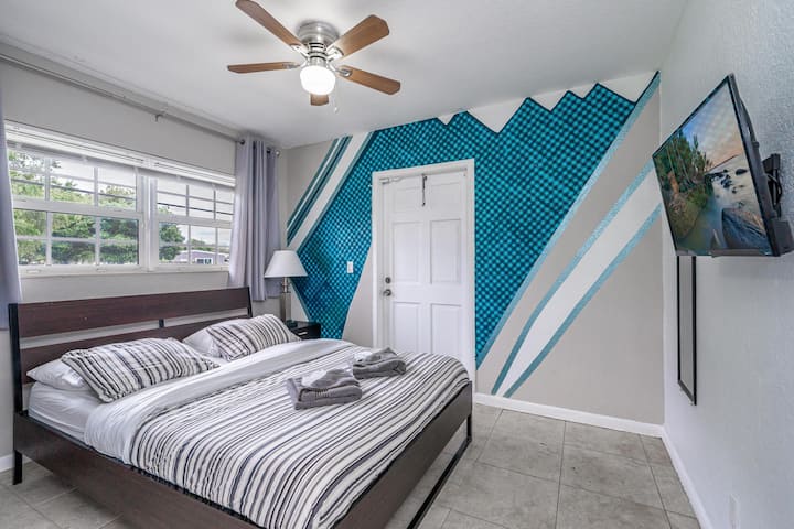 Charming Room In Shared Home - Fort Lauderdale, FL