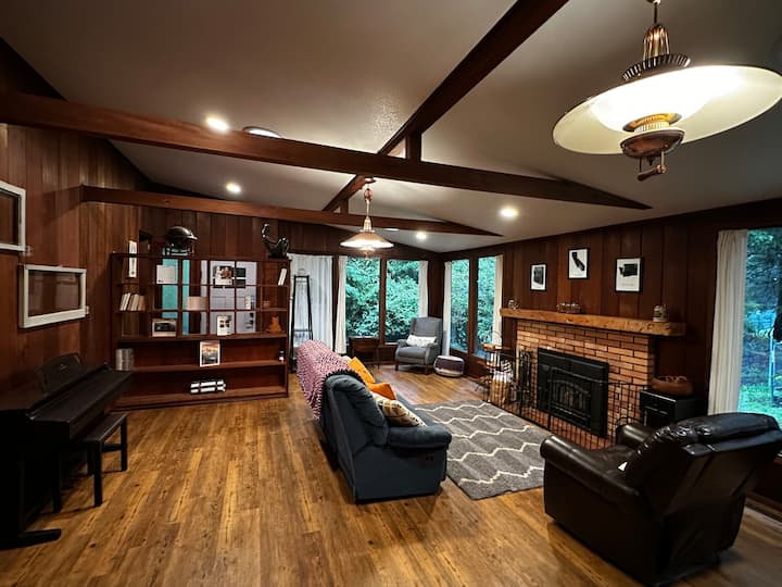 Redwood House (1 Block From Hsu) - Arcata, CA