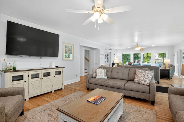 Escape To The Cape, 1st Floor Oasis With Pool! - Cape May, NJ