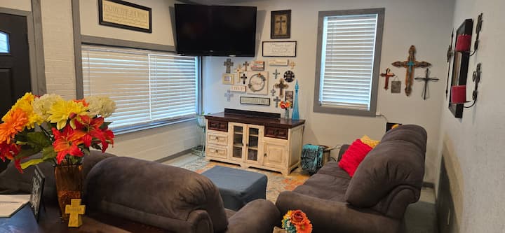 Downtown Townhouse - San Saba, TX