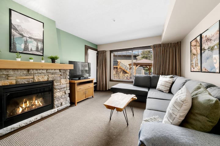 Rocky Mountain 2br Oasis W/ Hot Tub & Gym Access! - Canmore