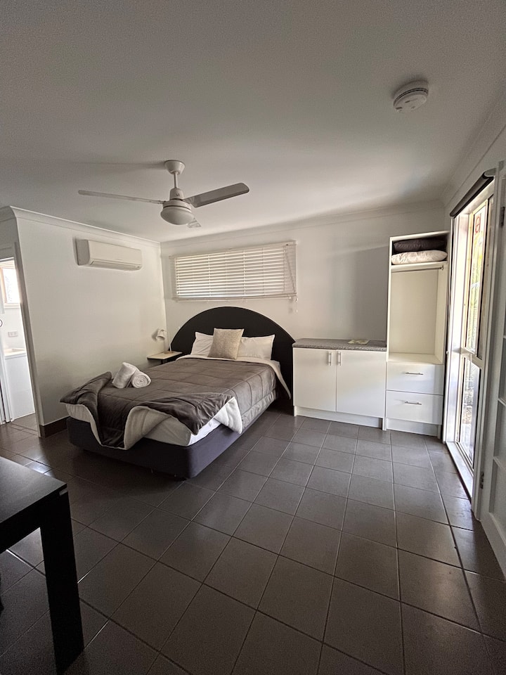 Private Cabin, Ensuite, Pet Friendly $15 Ea - Agnes Water