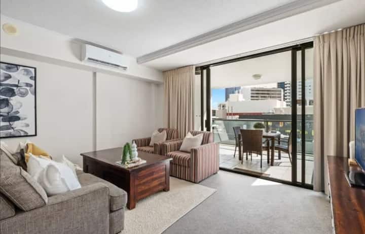 Skyrise Suites Brisbane Cbd Pool - Brisbane