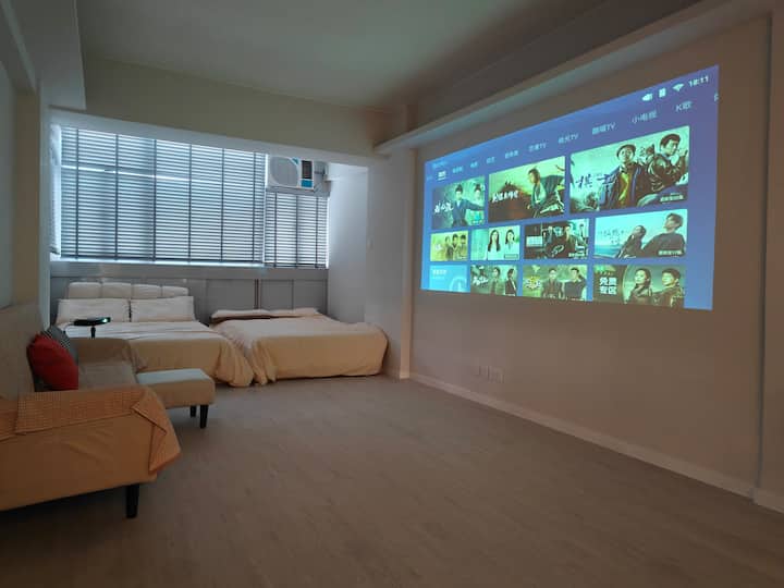 Spacious Urban Retreat – Comfort Meets Convenience - Central