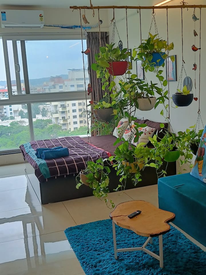 Casa Swar - Hill View Studio Apt - Baner - Pune