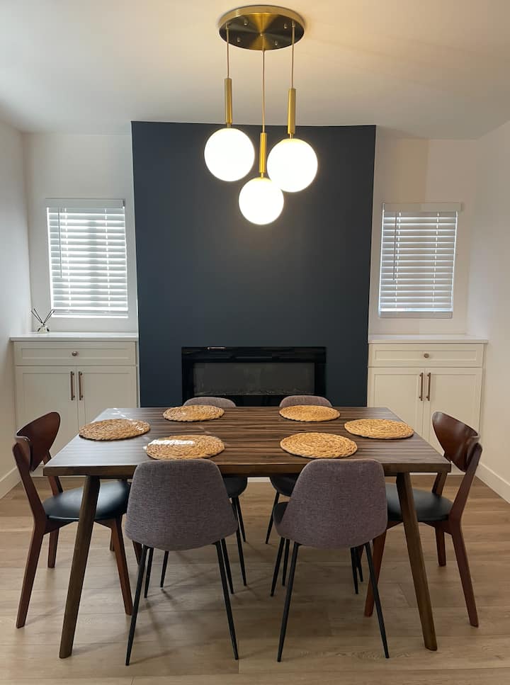 Chic Home Perfectly Located For Your L.a. Getaway - Los Angeles, CA