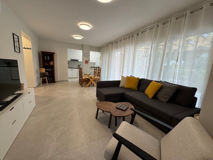 Amazing 2 Bedroom 2 Bathroom Apartment - Paphos