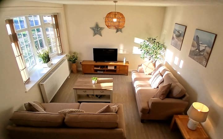 Cosy House, Stroll To The Beach, Parking & Garden - Skegness