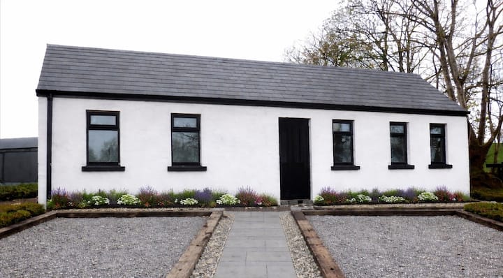 Newly Renovated Farm Cottage - Ballymoney