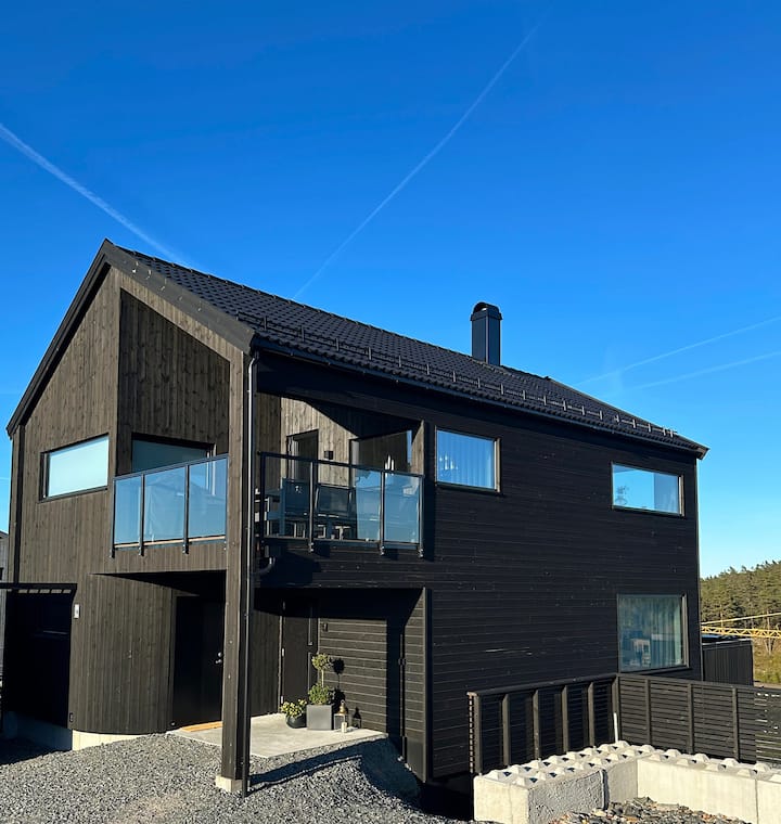 Moderne, Solrik Enebolig Nær Dyreparken - Kristiansand