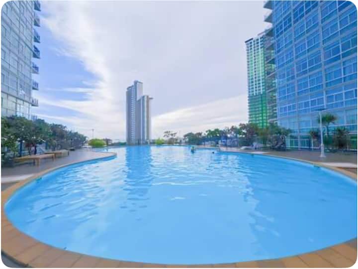 全新芭提雅宽敞海景二室一厅套房/24小时可入住/曼谷接送服务/中天海滩夜市/泳池/健身房/长租优惠 - Pattaya City