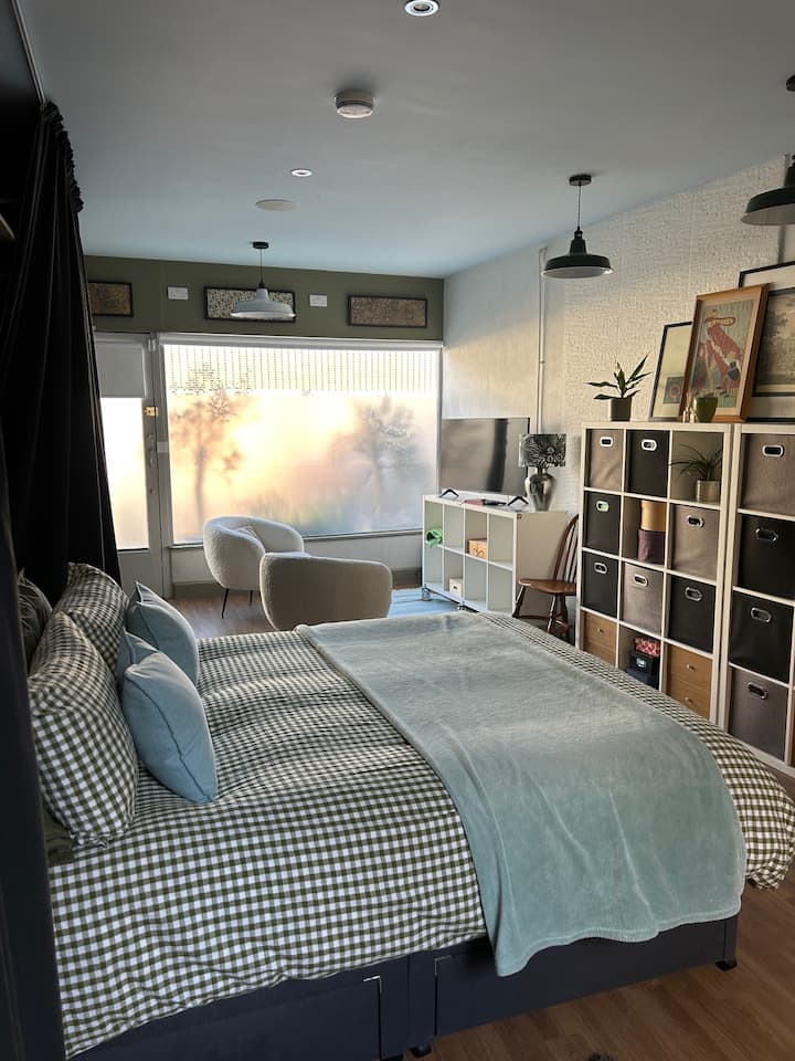 Courtyard Garden Studio - ブロードステアーズ