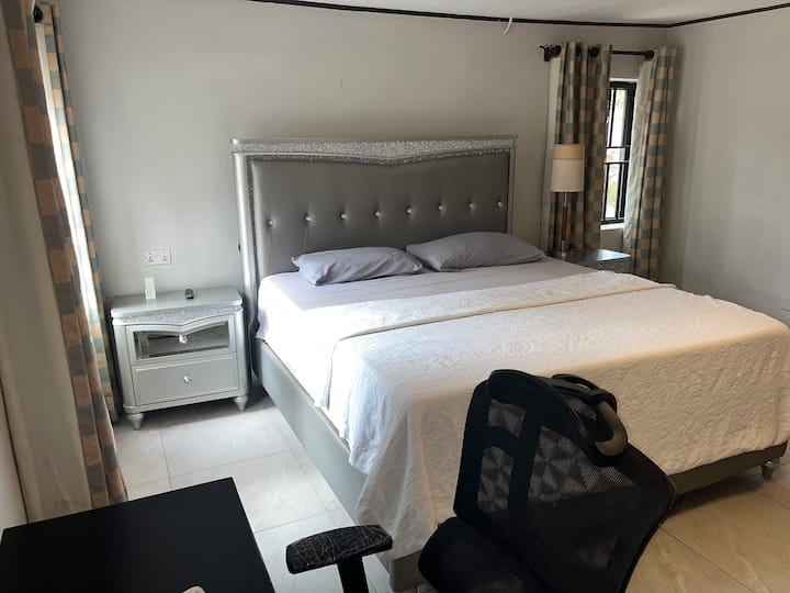 Great Location & Clean Apartment - Sierra Leone