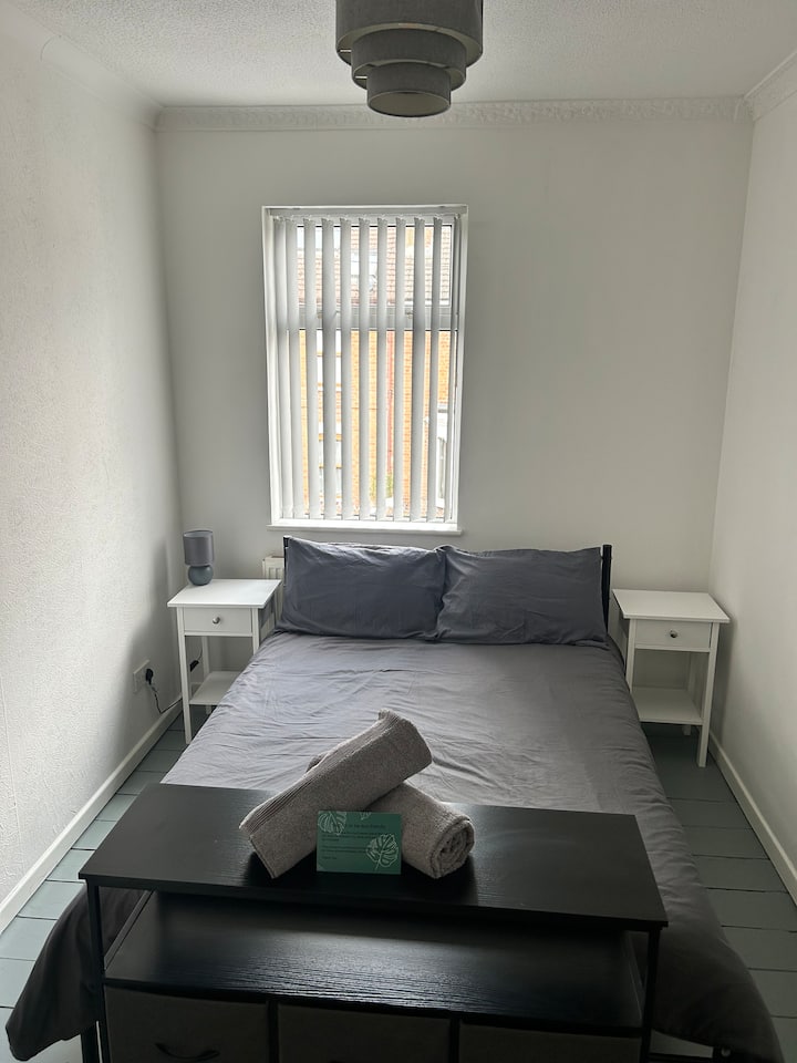 Victorian House Sleeps 8 - Cotswolds