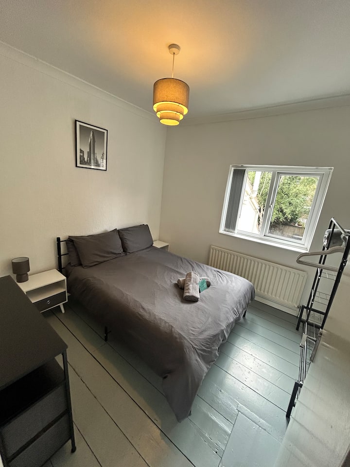 Gloucester Centre House | Contractors Welcome - Gloucester