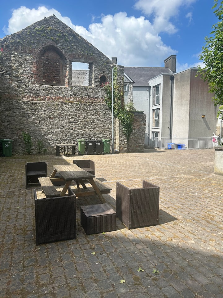 The Courtyard Retreat - Sligo